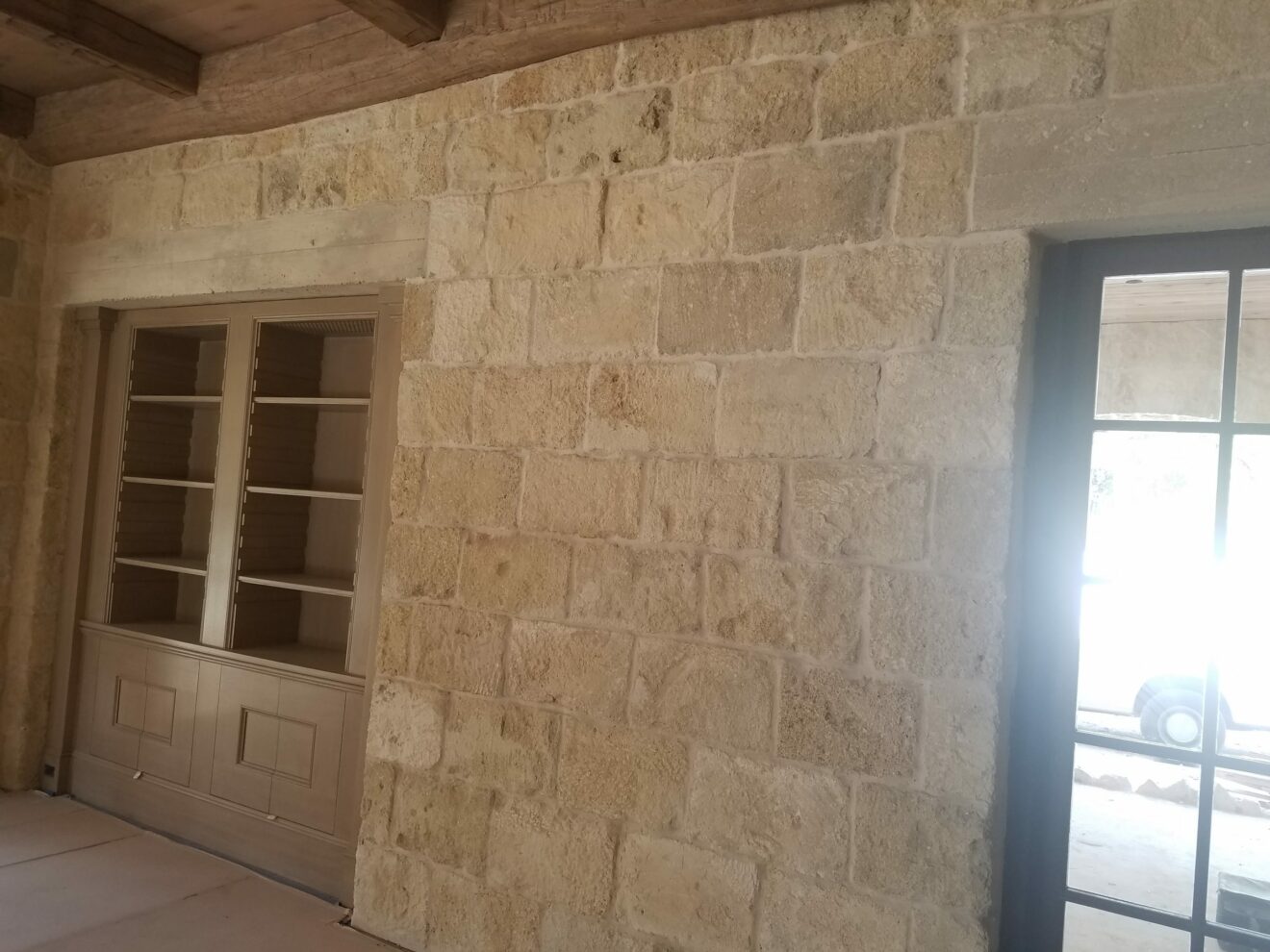 Austin Cream Limestone - Metro Brick & Stone Co