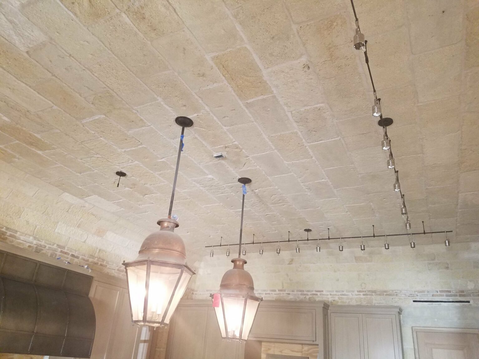 Austin Cream Limestone - Metro Brick & Stone Co